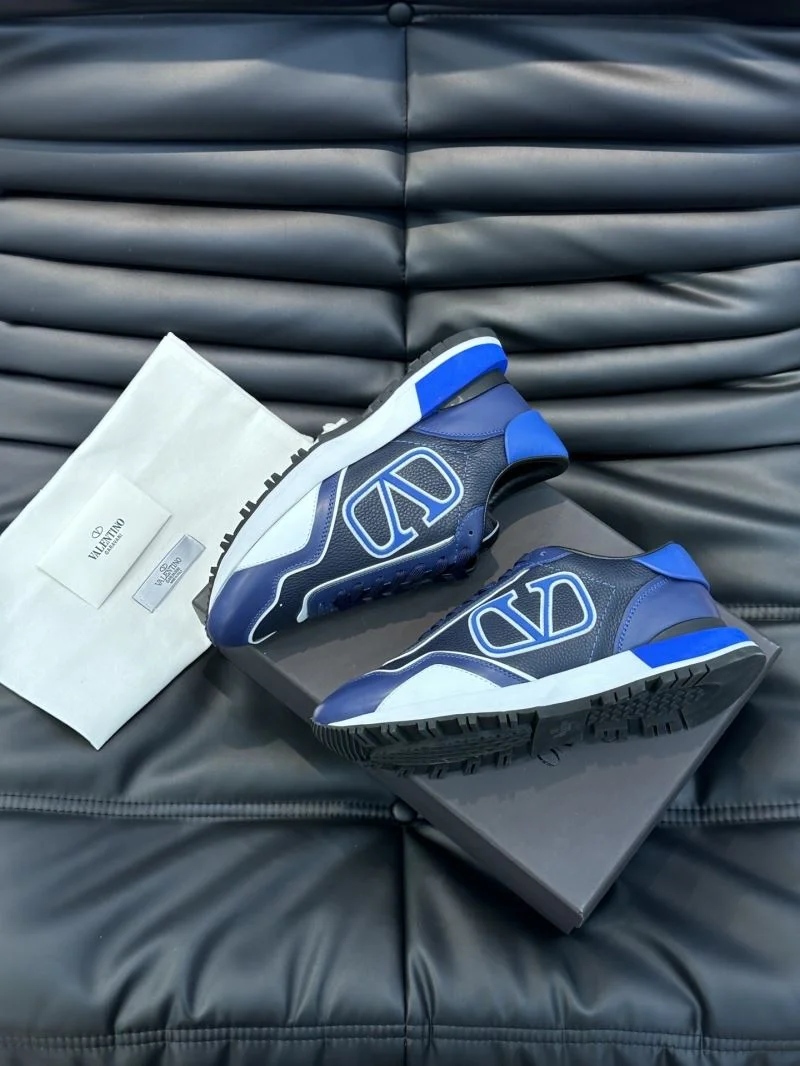 Top mirror Valentino Rockrunner Shoes