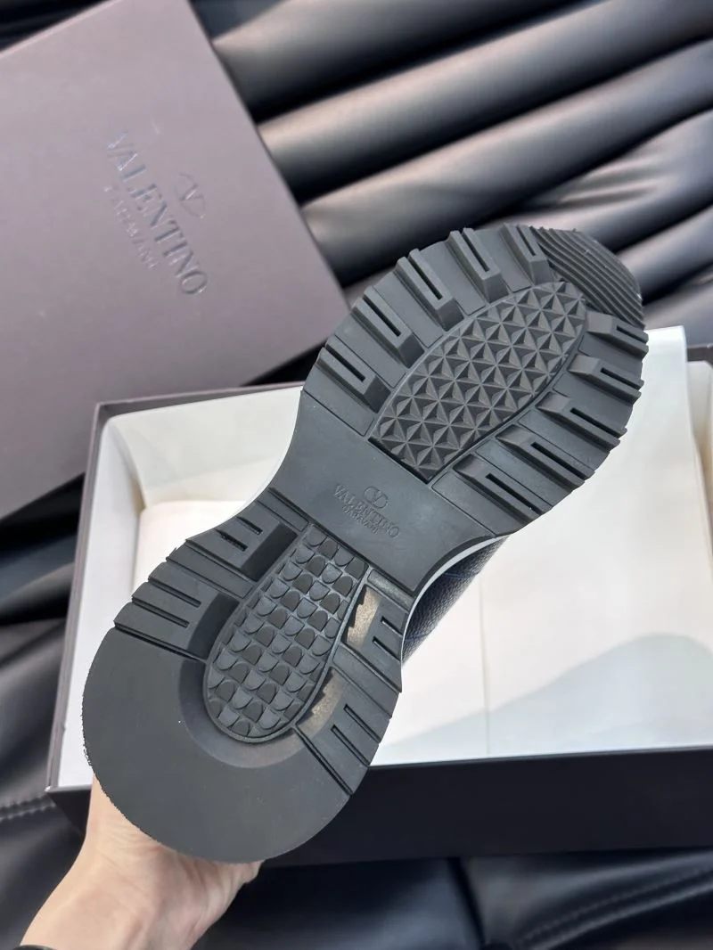 Top mirror Valentino Rockrunner Shoes