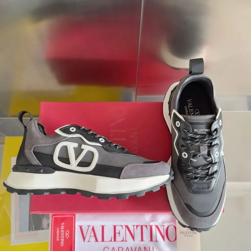 Exact replica Valentino Rockrunner Shoes
