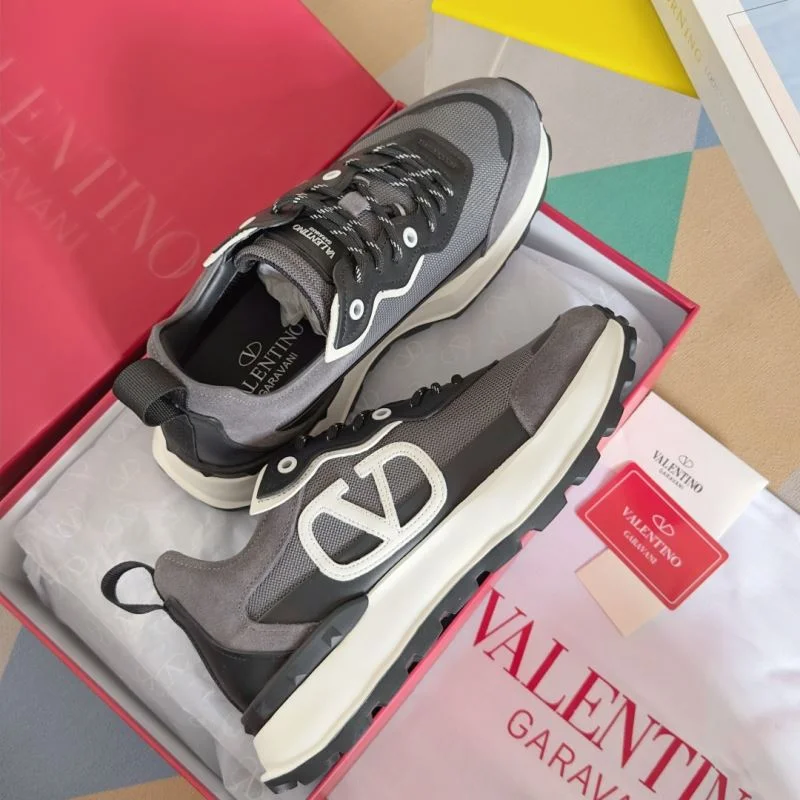 Exact replica Valentino Rockrunner Shoes