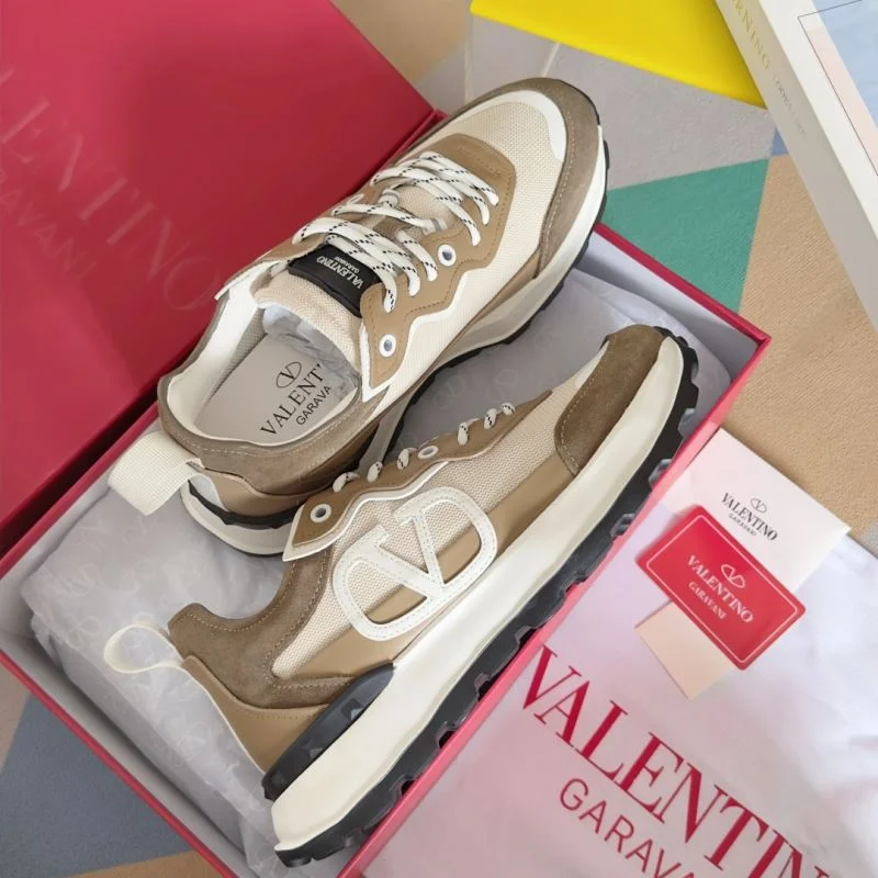 Legit Valentino Rockrunner Shoes
