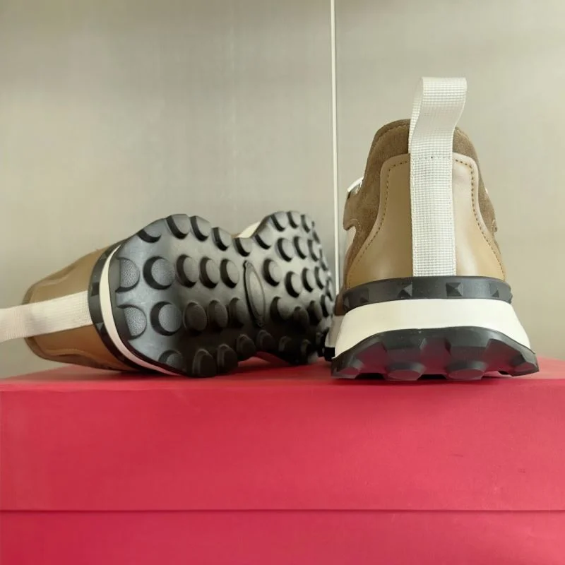 Legit Valentino Rockrunner Shoes