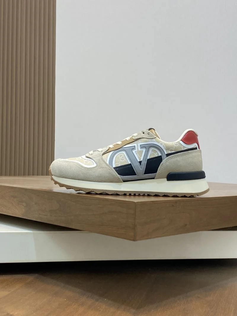 Top match Valentino Rockrunner Shoes