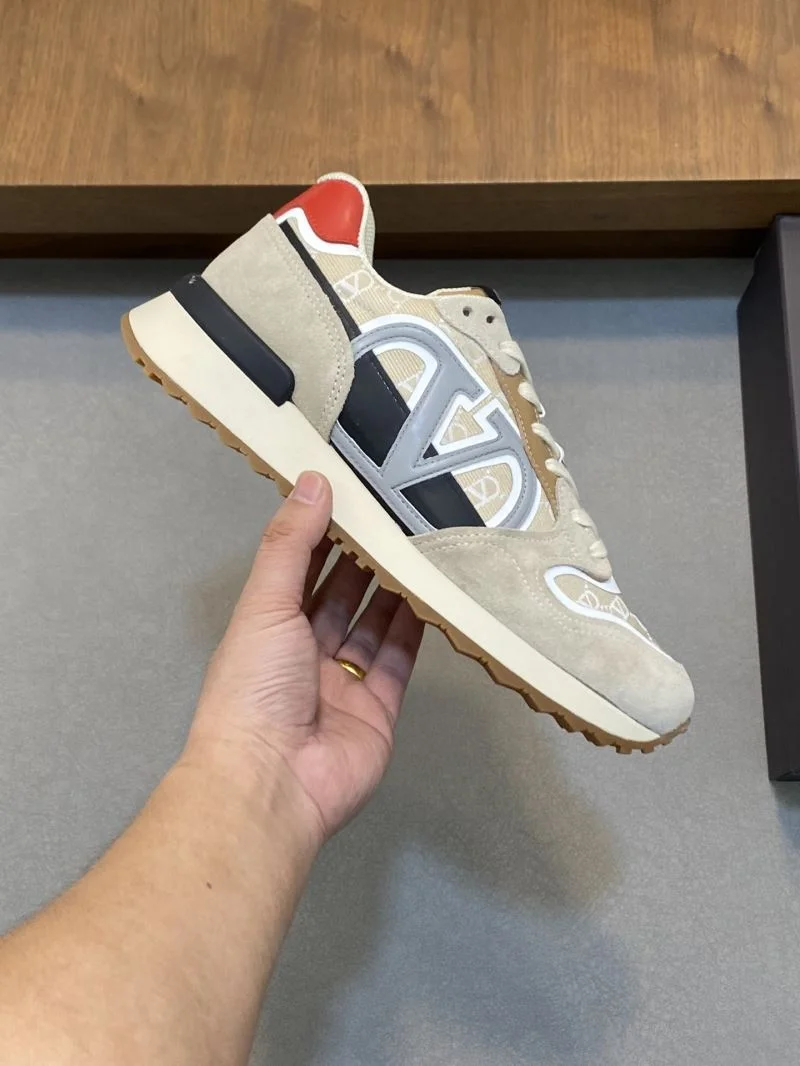 Top match Valentino Rockrunner Shoes
