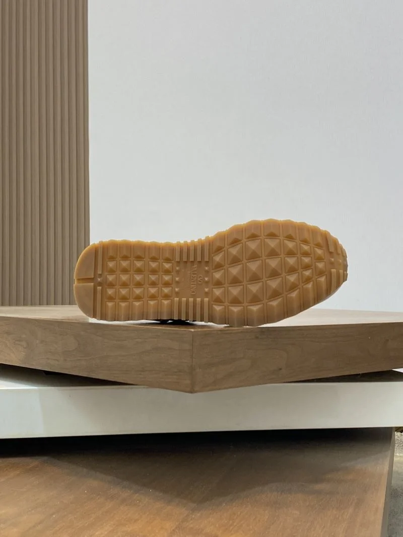 Top match Valentino Rockrunner Shoes
