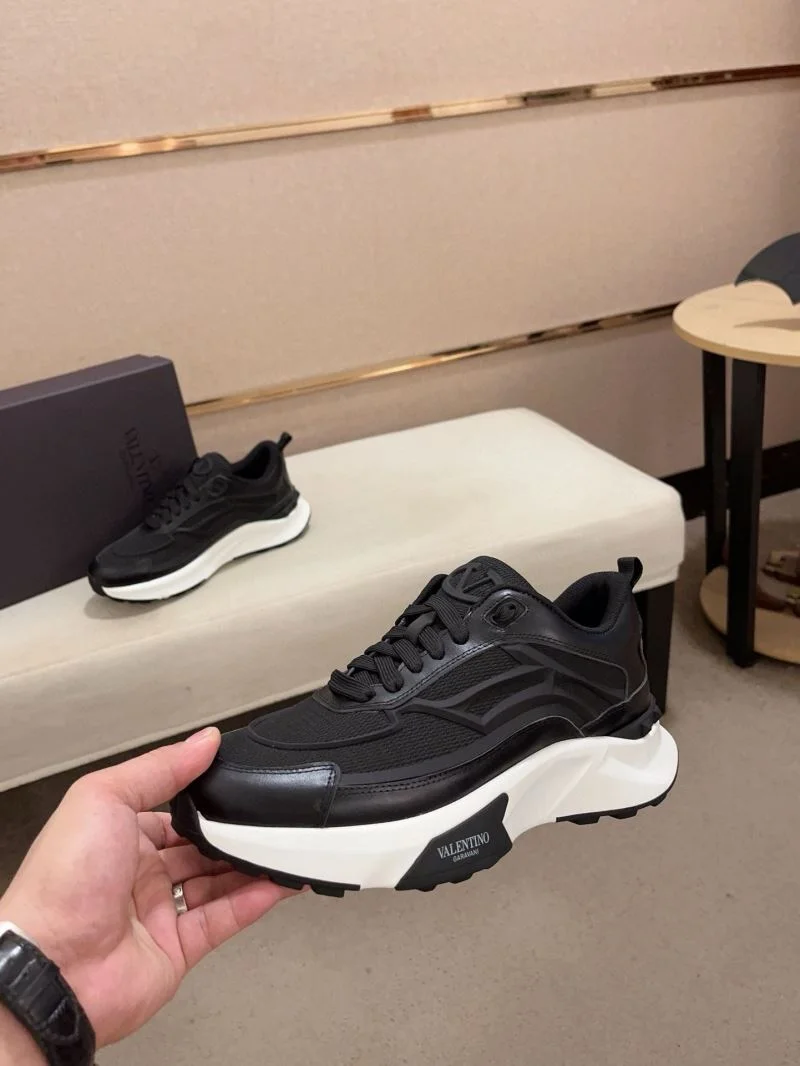 Exact replica Valentino Rockrunner Shoes