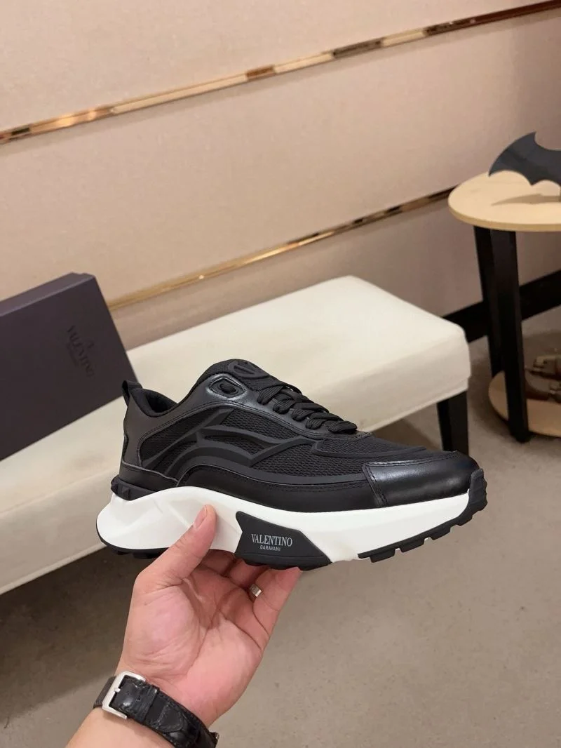 Exact replica Valentino Rockrunner Shoes