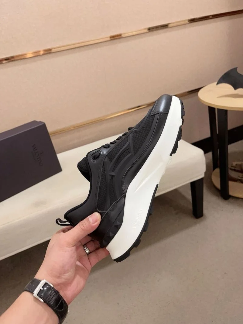 Exact replica Valentino Rockrunner Shoes