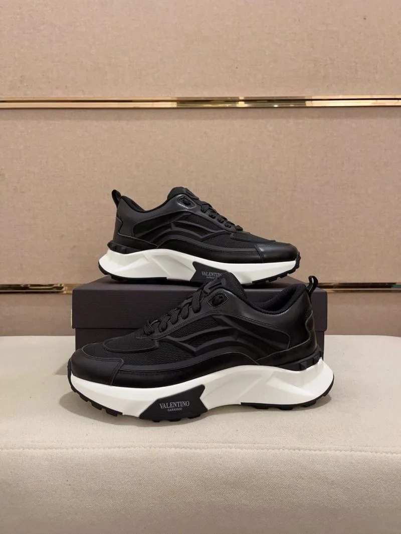 Exact replica Valentino Rockrunner Shoes