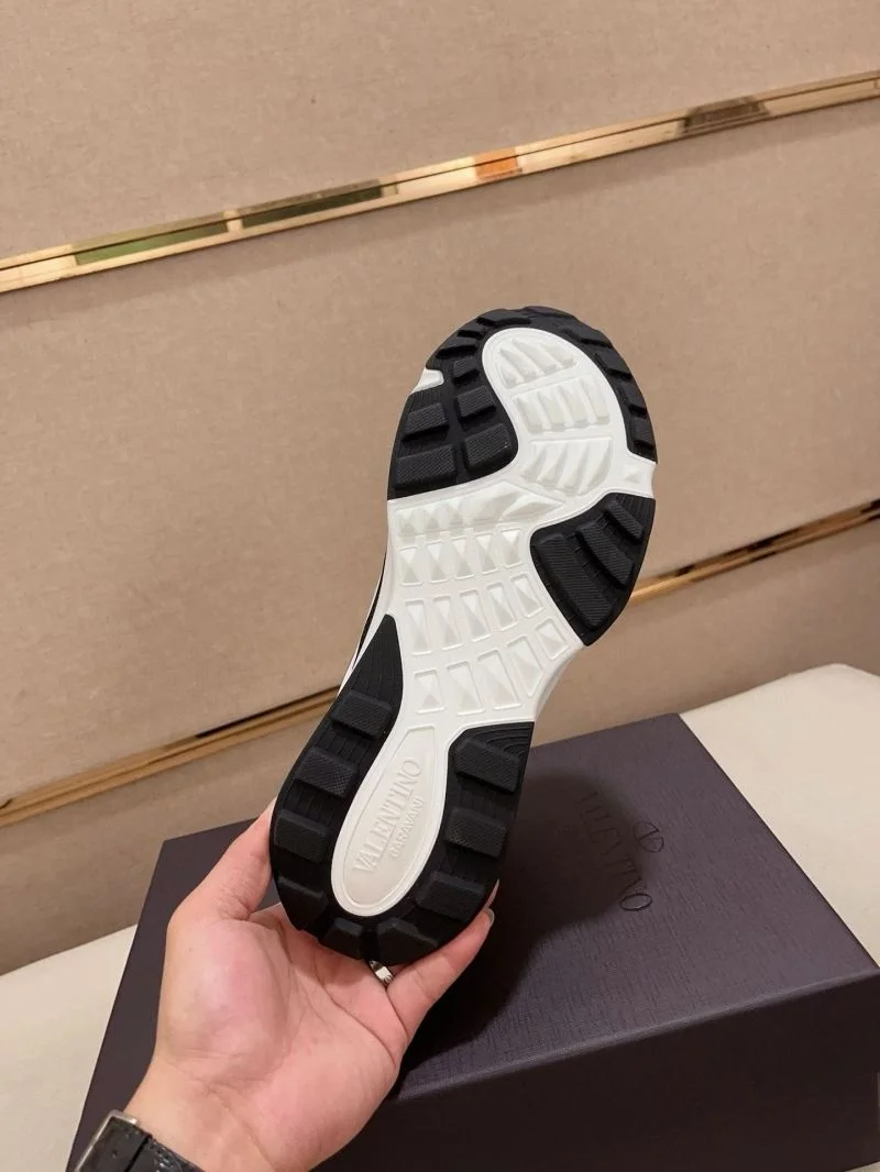 Exact replica Valentino Rockrunner Shoes