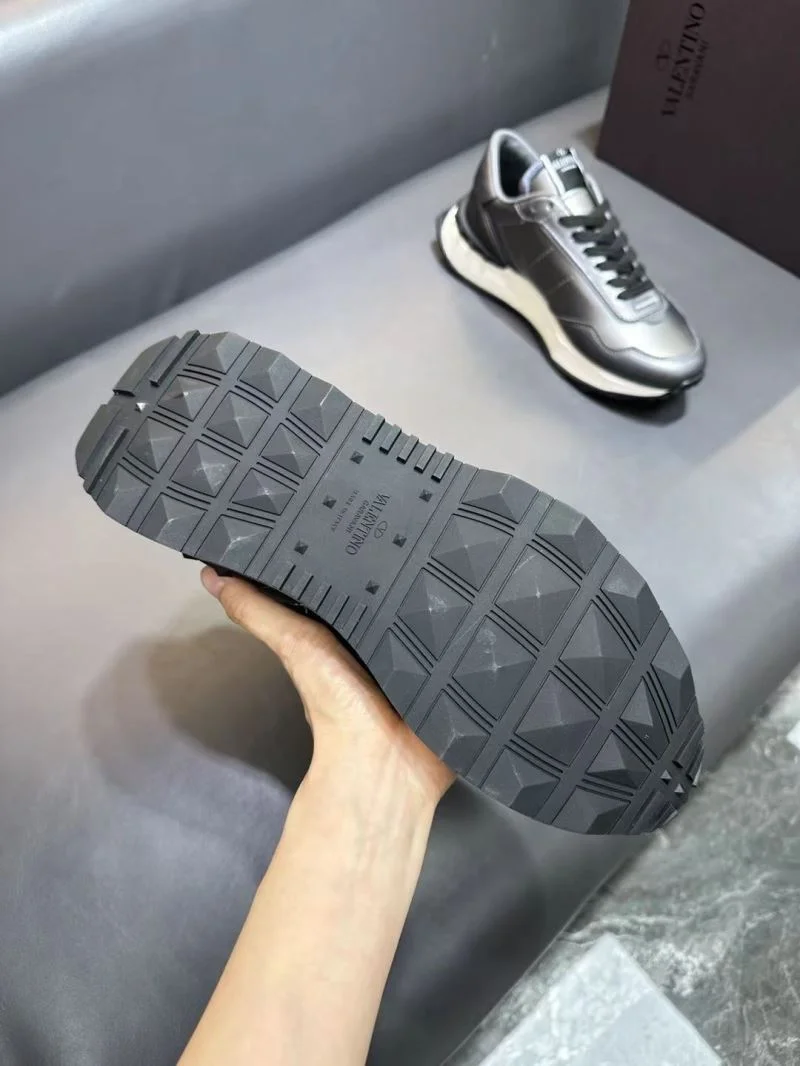 Low-cost Valentino Rockrunner Shoes