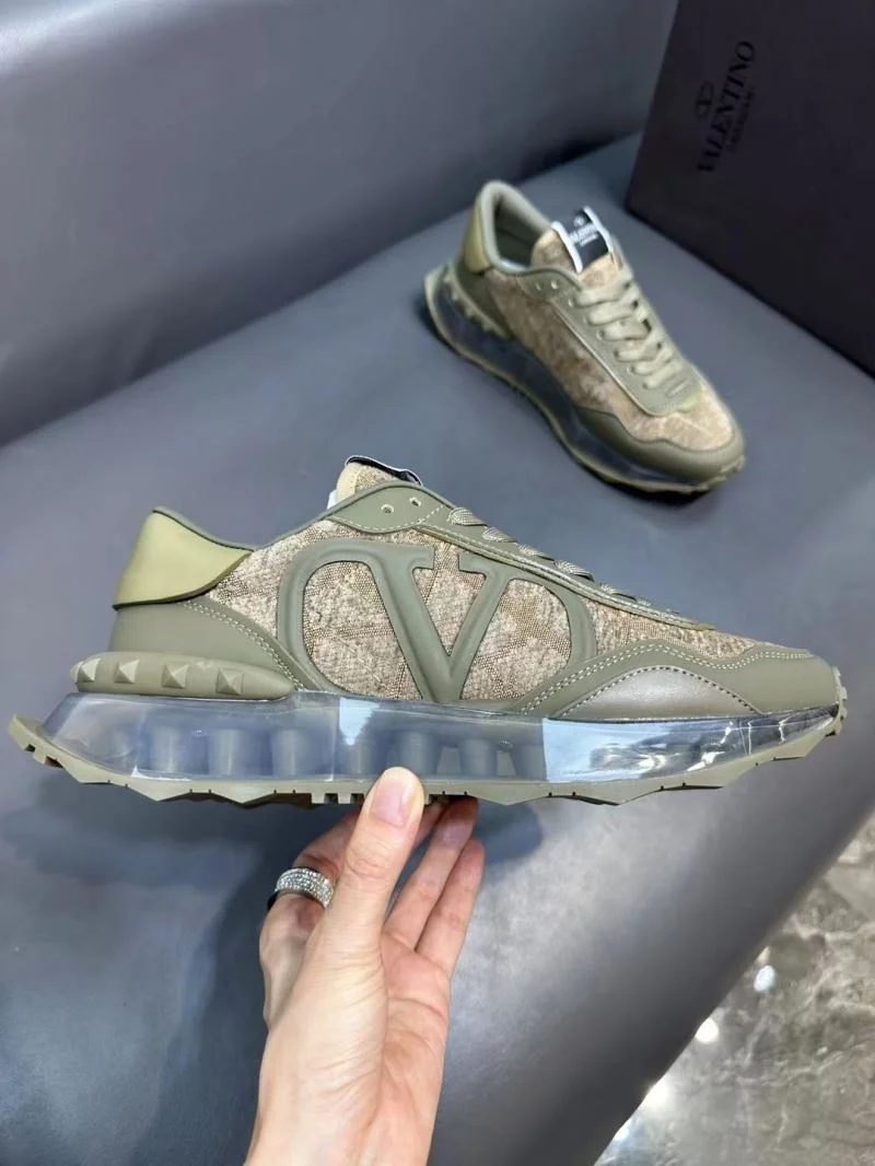 Exact replica Valentino Rockrunner Shoes