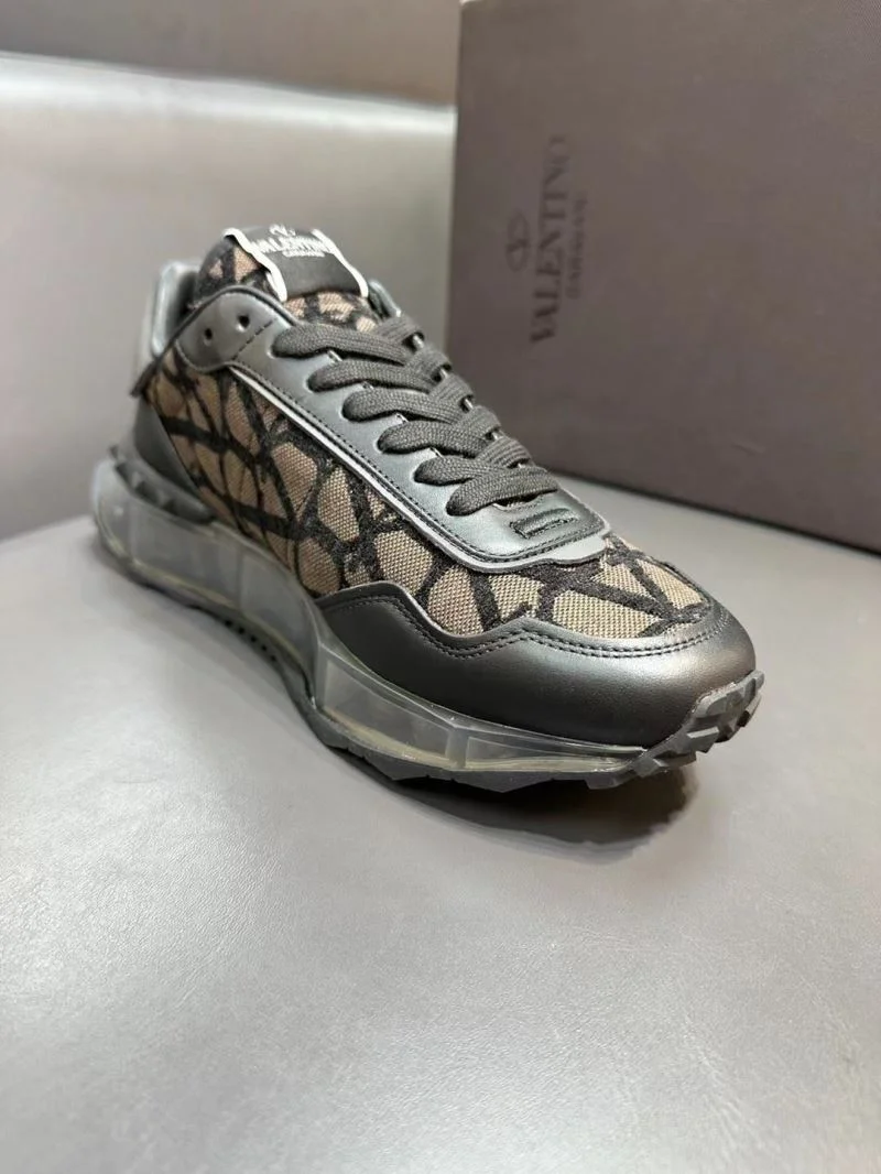 High accuracy Valentino Rockrunner Shoes