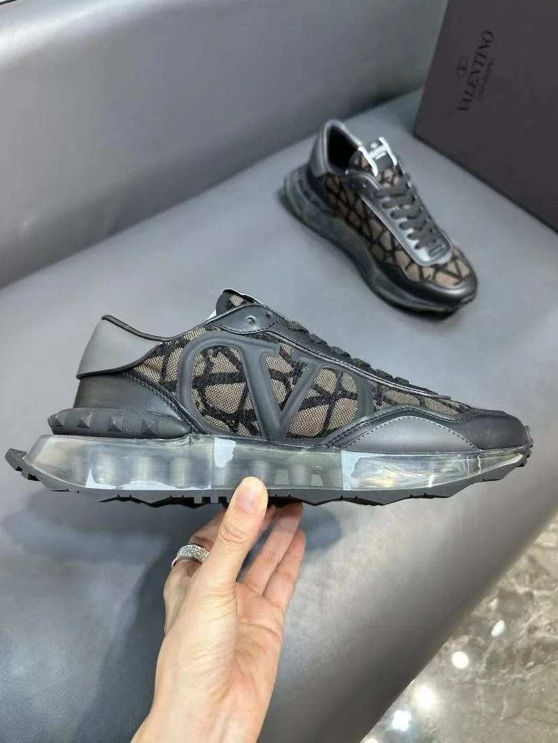 High accuracy Valentino Rockrunner Shoes