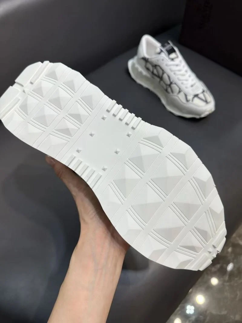 Top mirror Valentino Rockrunner Shoes