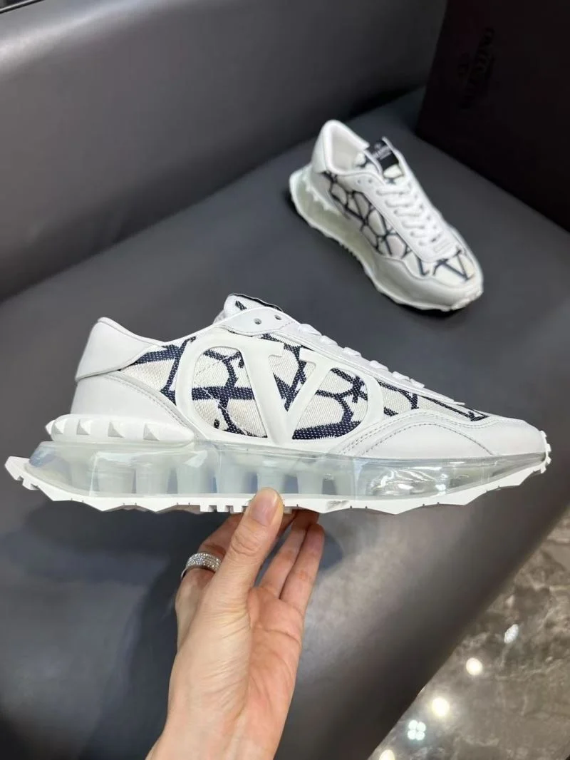 Top mirror Valentino Rockrunner Shoes