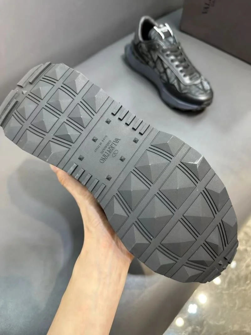 Exact replica Valentino Rockrunner Shoes