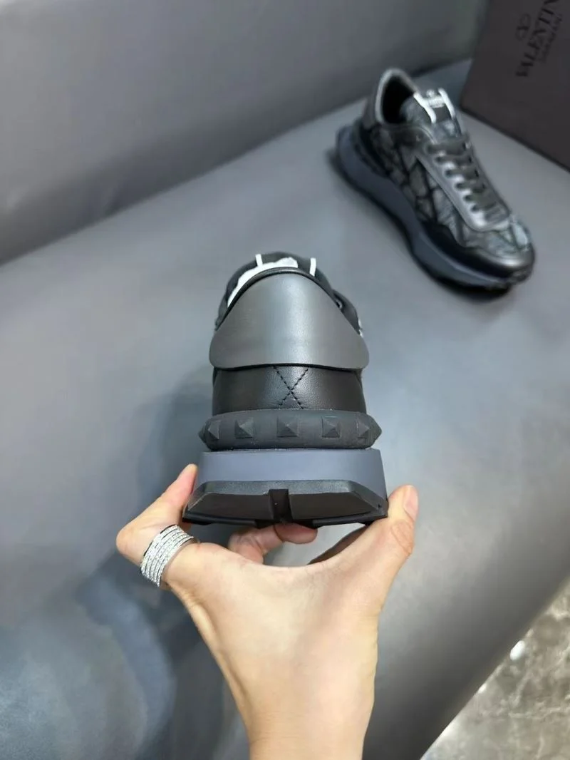 Exact replica Valentino Rockrunner Shoes