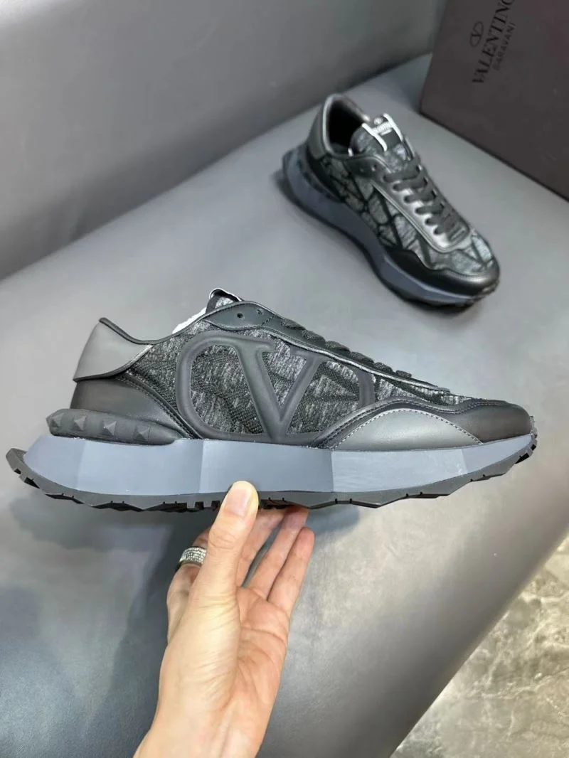Exact replica Valentino Rockrunner Shoes