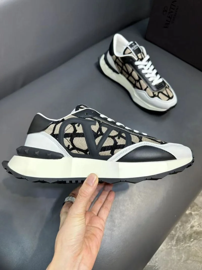 1:1 copy Valentino Rockrunner Shoes