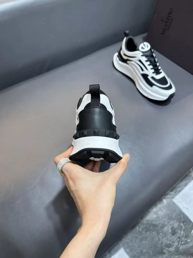 High accuracy Valentino Rockrunner Shoes
