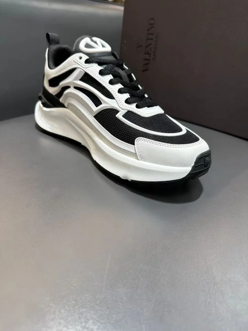 High accuracy Valentino Rockrunner Shoes