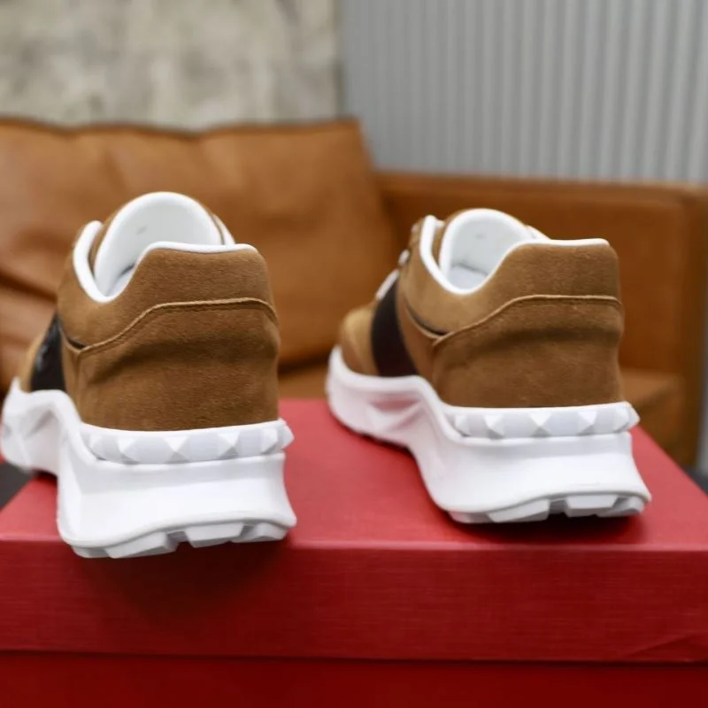 Brand-original Valentino Rockrunner Shoes