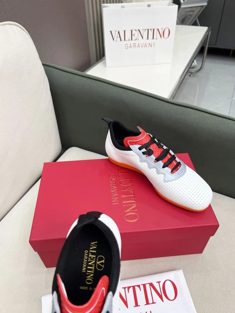 Top mirror Valentino Rockrunner Shoes