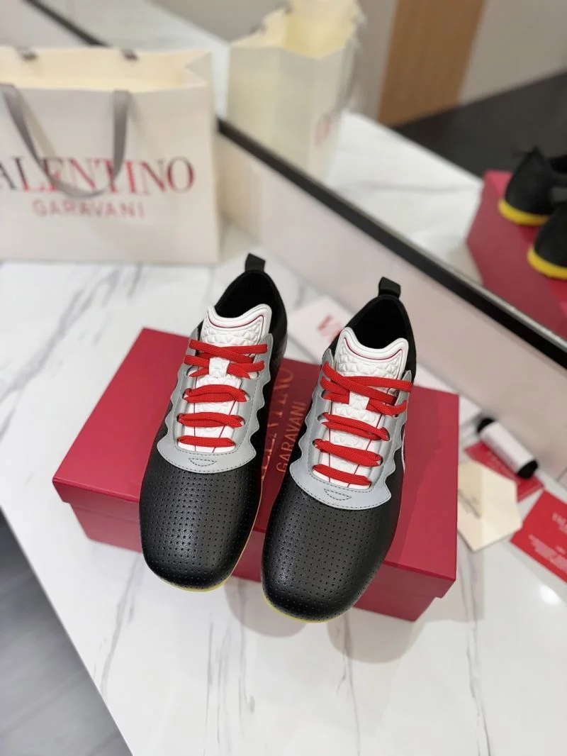 Accurate model Valentino Rockrunner Shoes