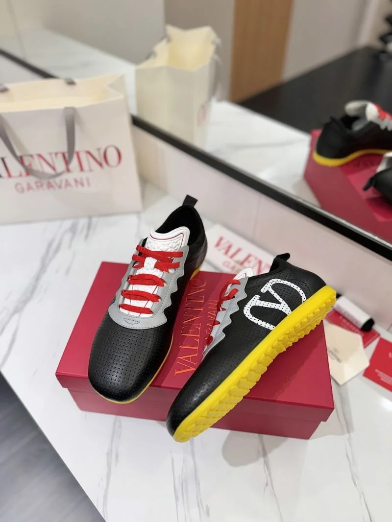 Accurate model Valentino Rockrunner Shoes