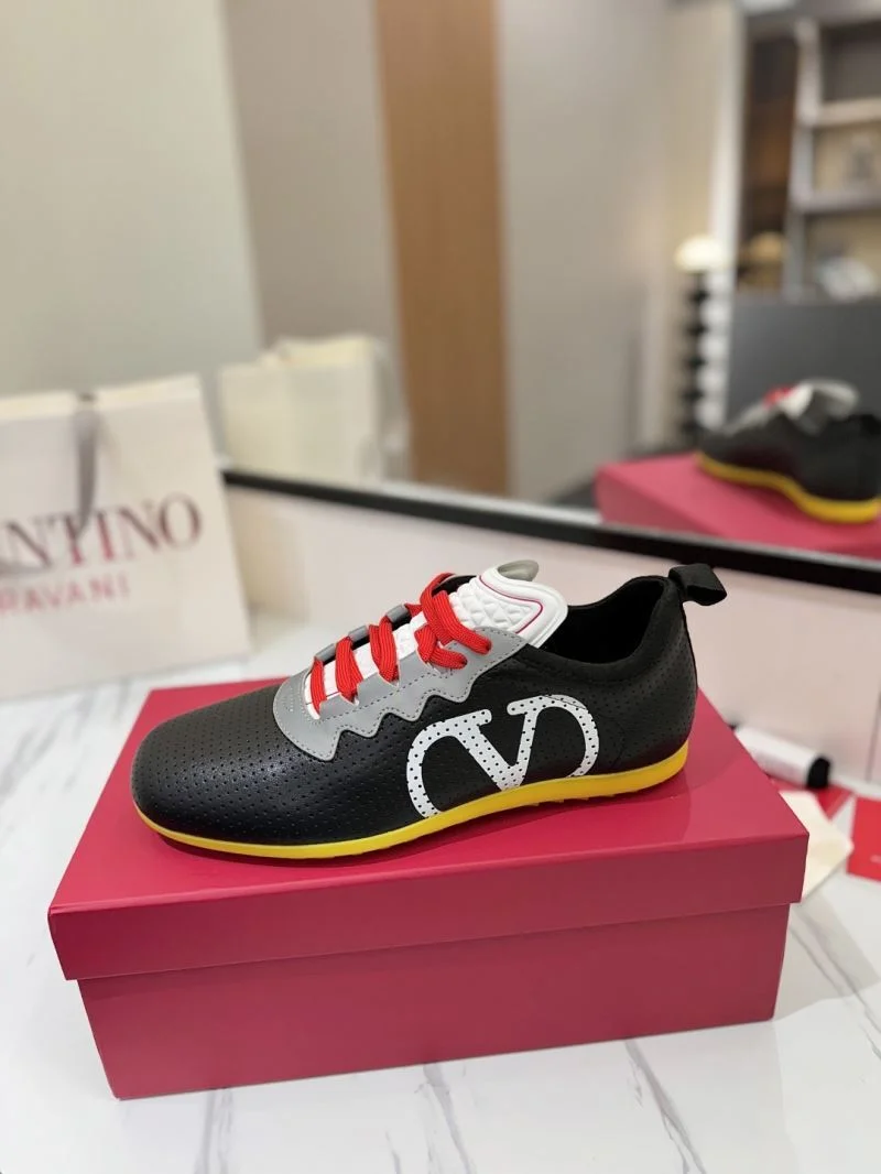 Accurate model Valentino Rockrunner Shoes