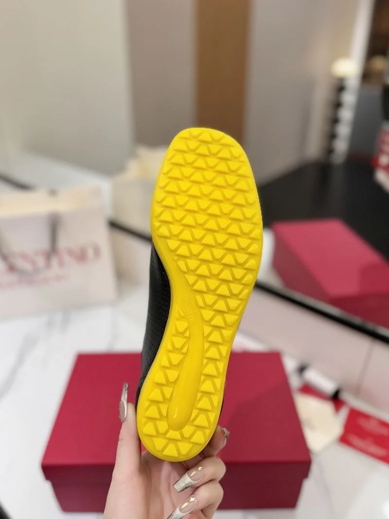 Accurate model Valentino Rockrunner Shoes