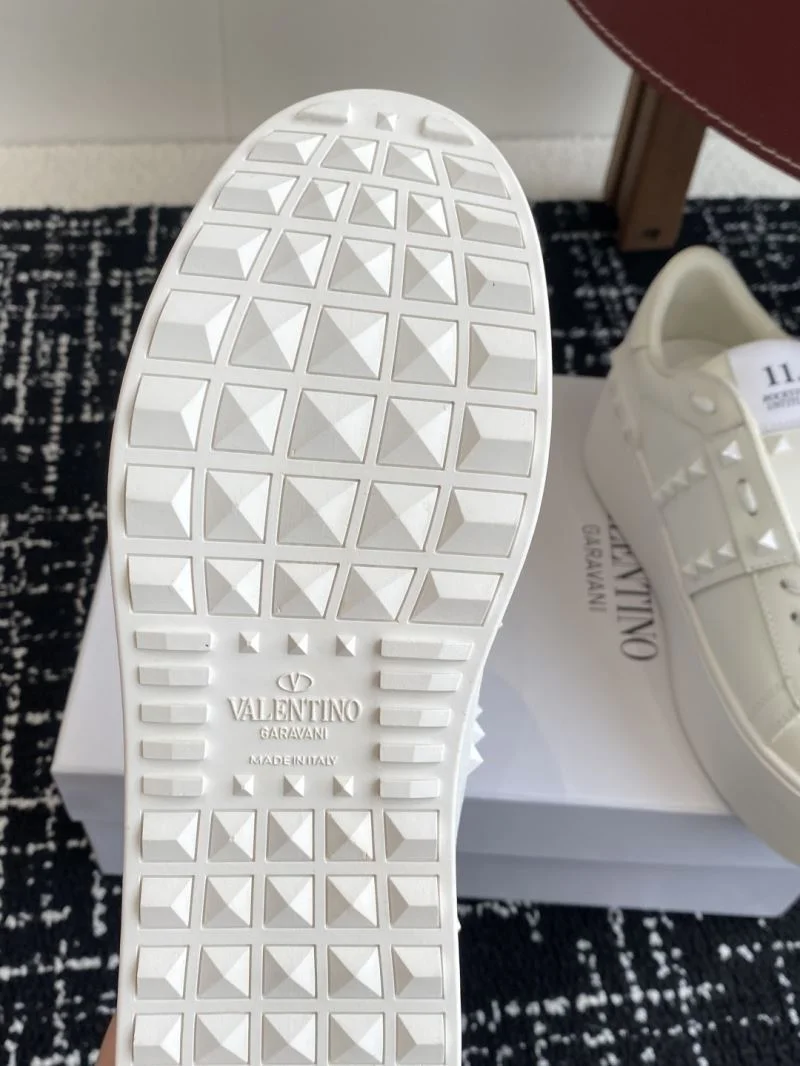 Precise copy Valentino Rockstud Untitled Shoes