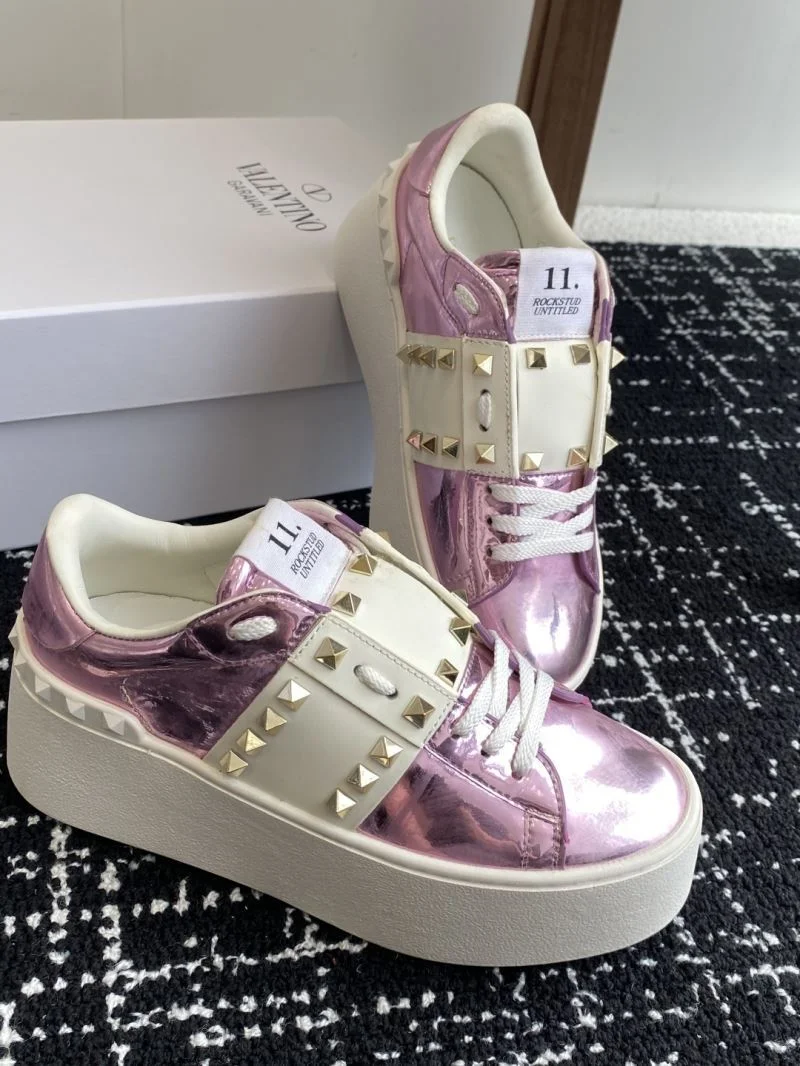Top mirror Valentino Rockstud Untitled Shoes