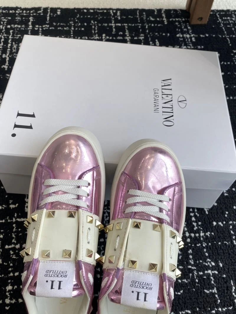 Top mirror Valentino Rockstud Untitled Shoes