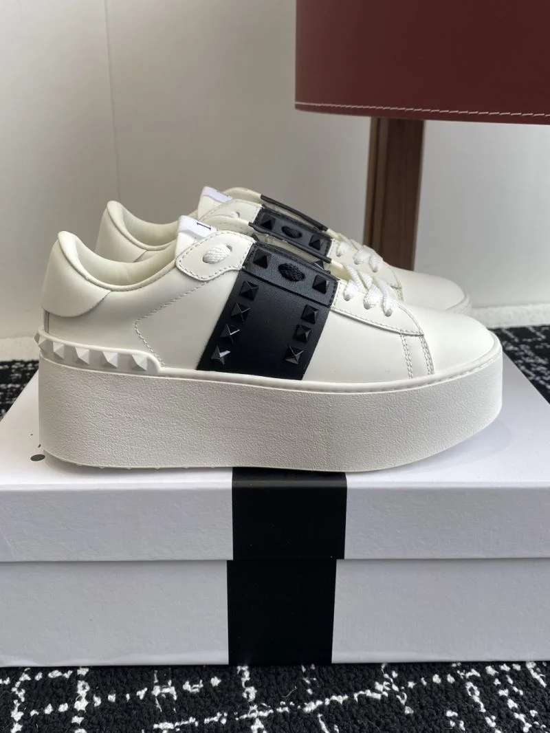 Top mirror Valentino Rockstud Untitled Shoes