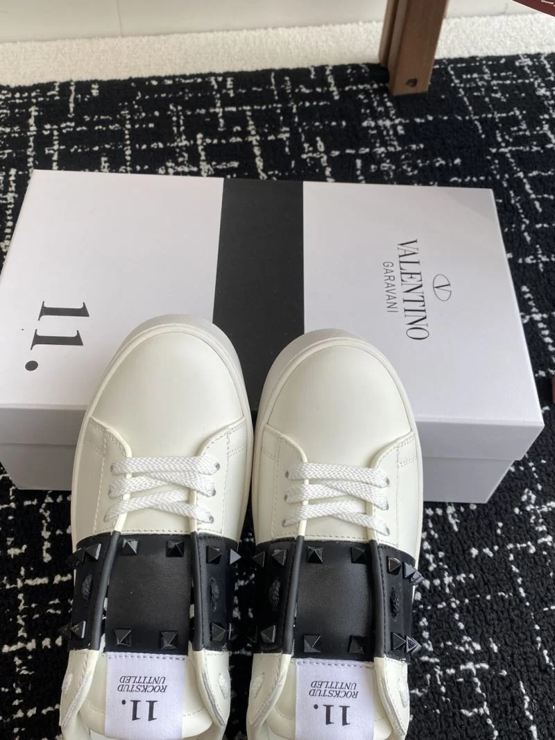 Top mirror Valentino Rockstud Untitled Shoes