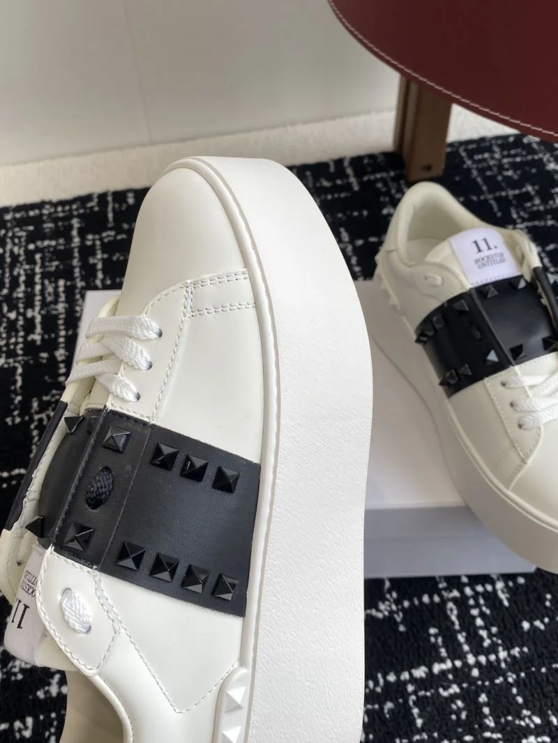 Top mirror Valentino Rockstud Untitled Shoes
