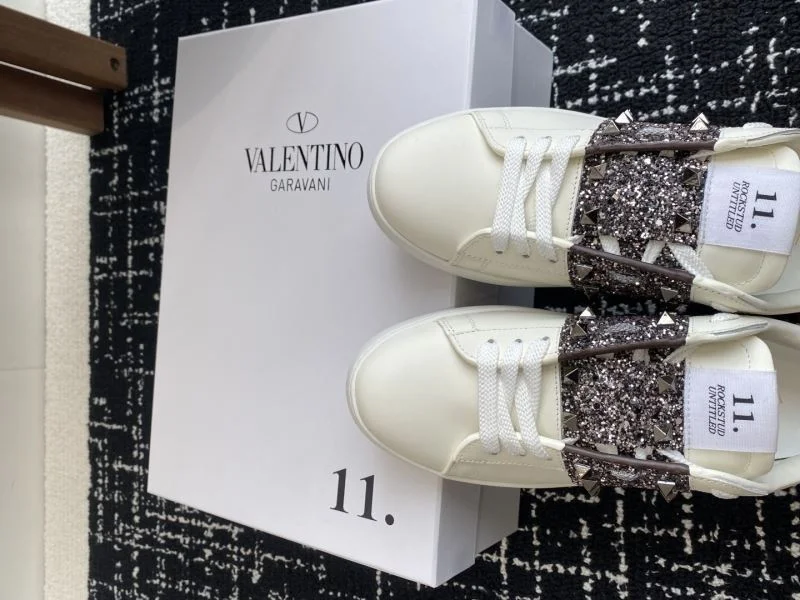 Mirror quality Valentino Rockstud Untitled Shoes