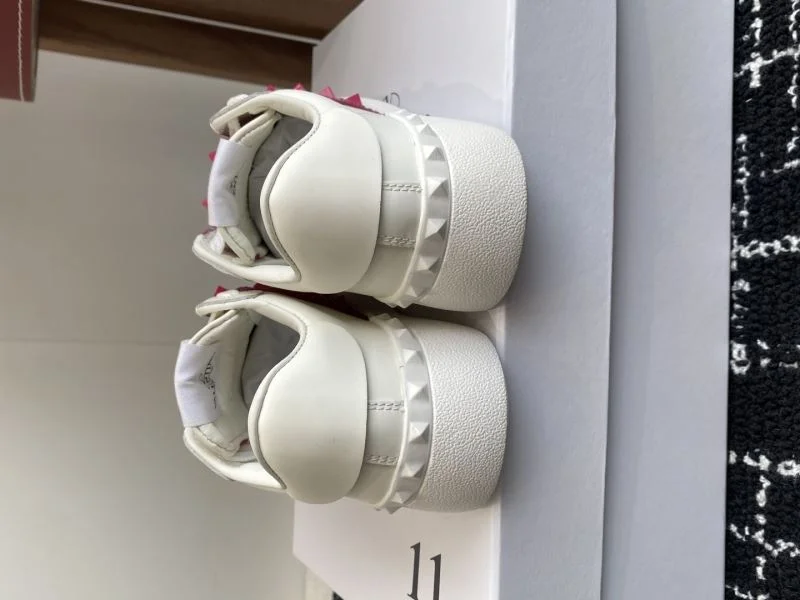 Factory-made Valentino Rockstud Untitled Shoes