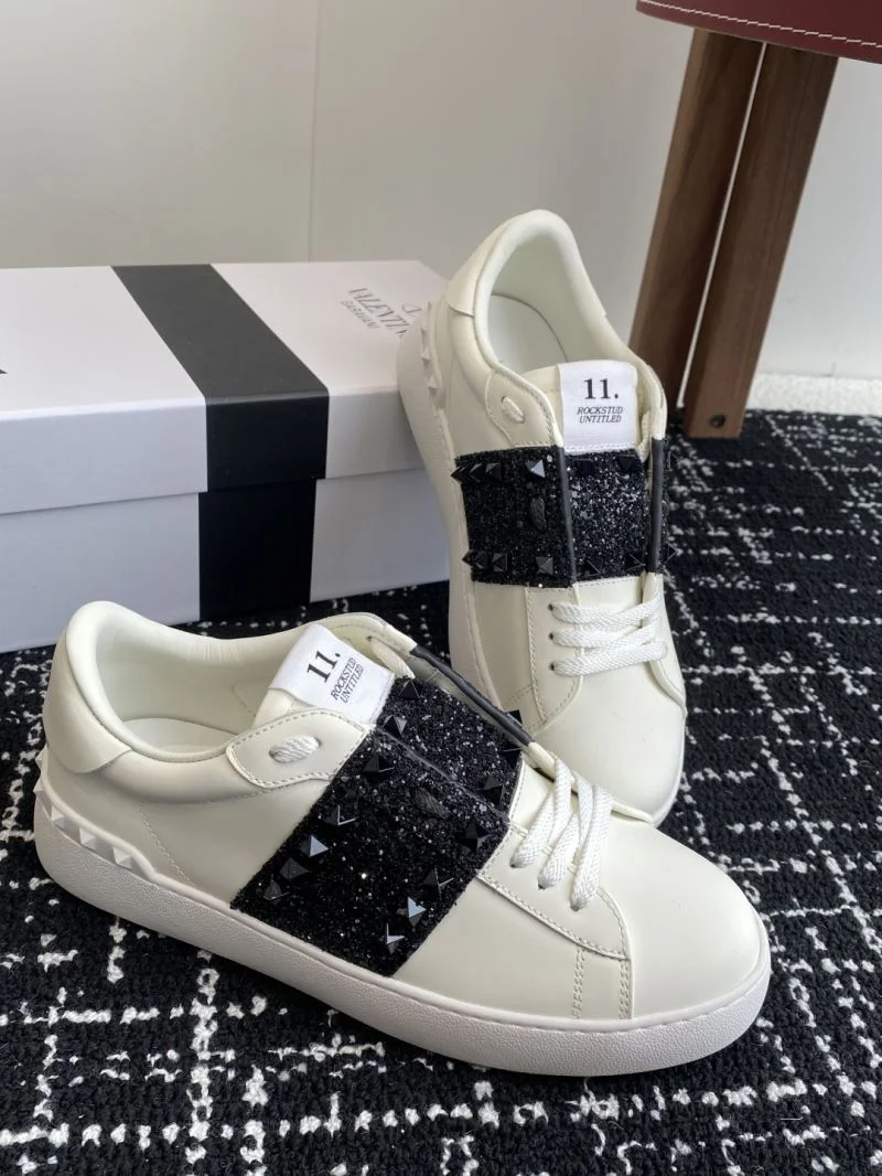 Top mirror Valentino Rockstud Untitled Shoes