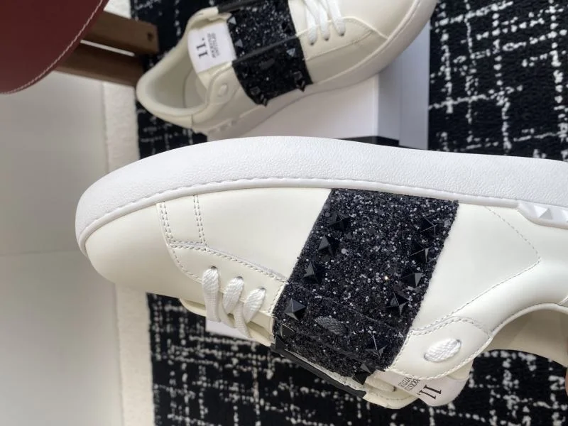 Top mirror Valentino Rockstud Untitled Shoes