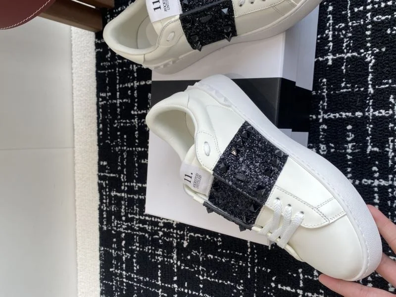 Top mirror Valentino Rockstud Untitled Shoes