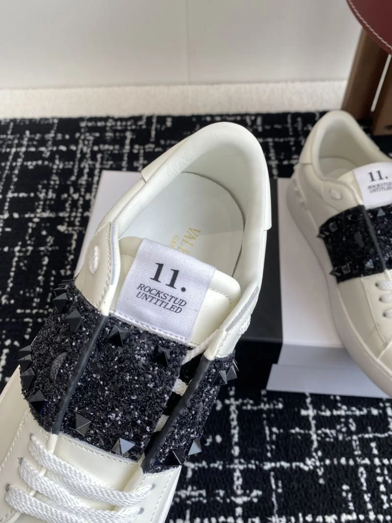 Top mirror Valentino Rockstud Untitled Shoes