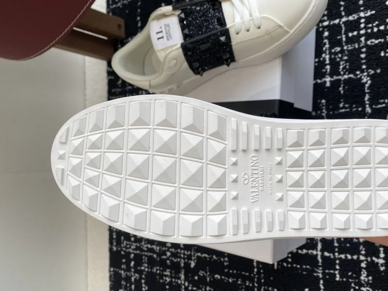 Top mirror Valentino Rockstud Untitled Shoes