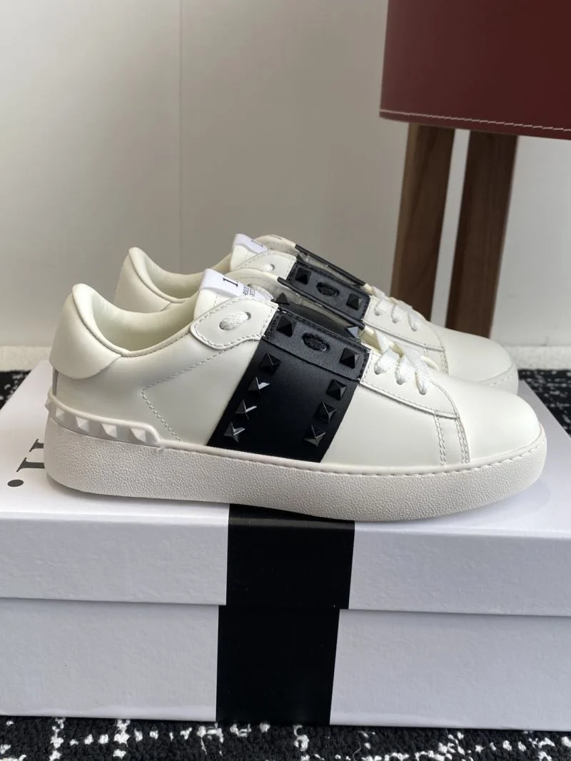 Bargain Valentino Rockstud Untitled Shoes