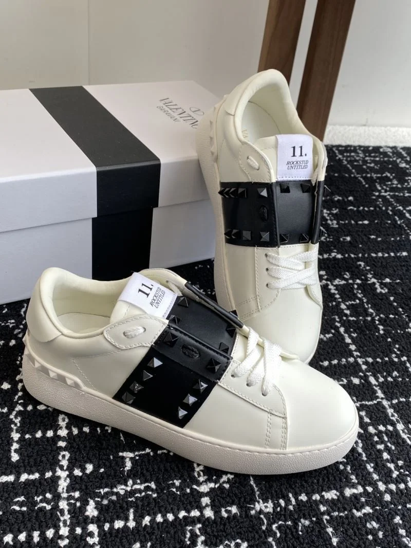 Bargain Valentino Rockstud Untitled Shoes