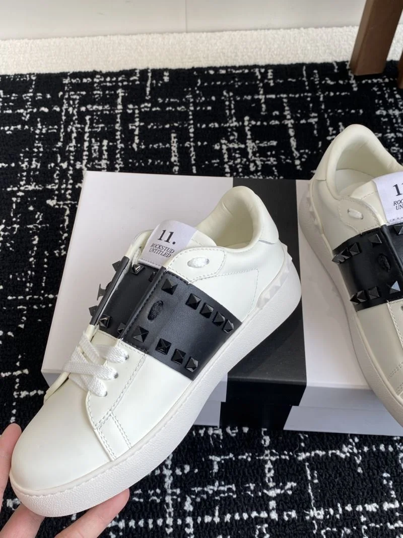 Bargain Valentino Rockstud Untitled Shoes