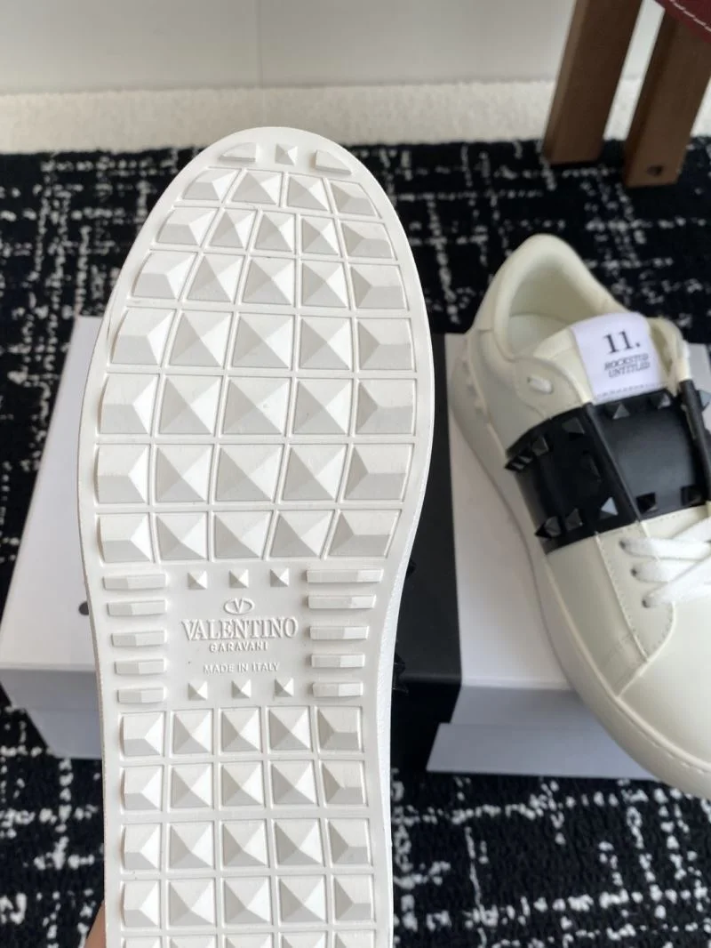 Bargain Valentino Rockstud Untitled Shoes