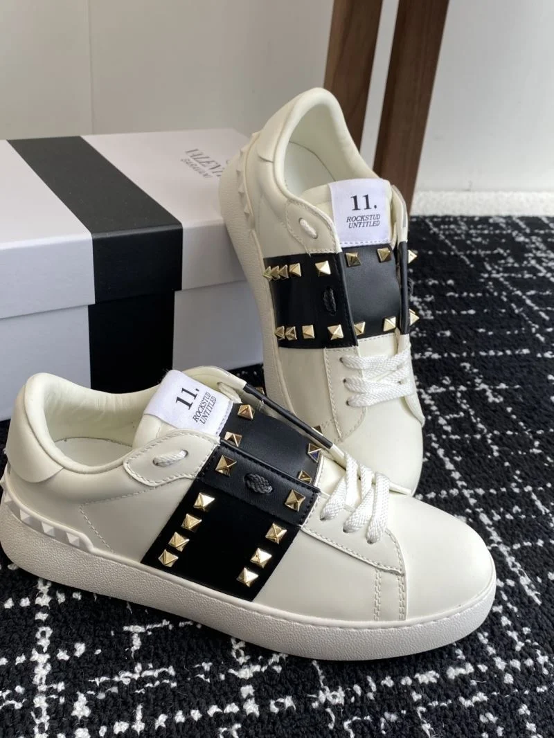 Value-priced Valentino Rockstud Untitled Shoes